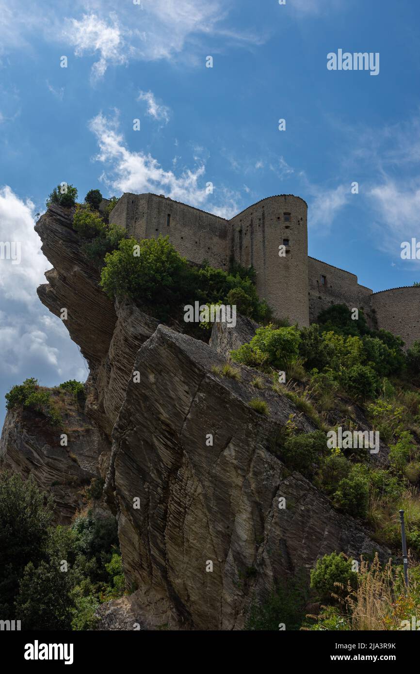 Roccascalegna, Chieti, Abruzzo, the medieval castle Stock Photo - Alamy