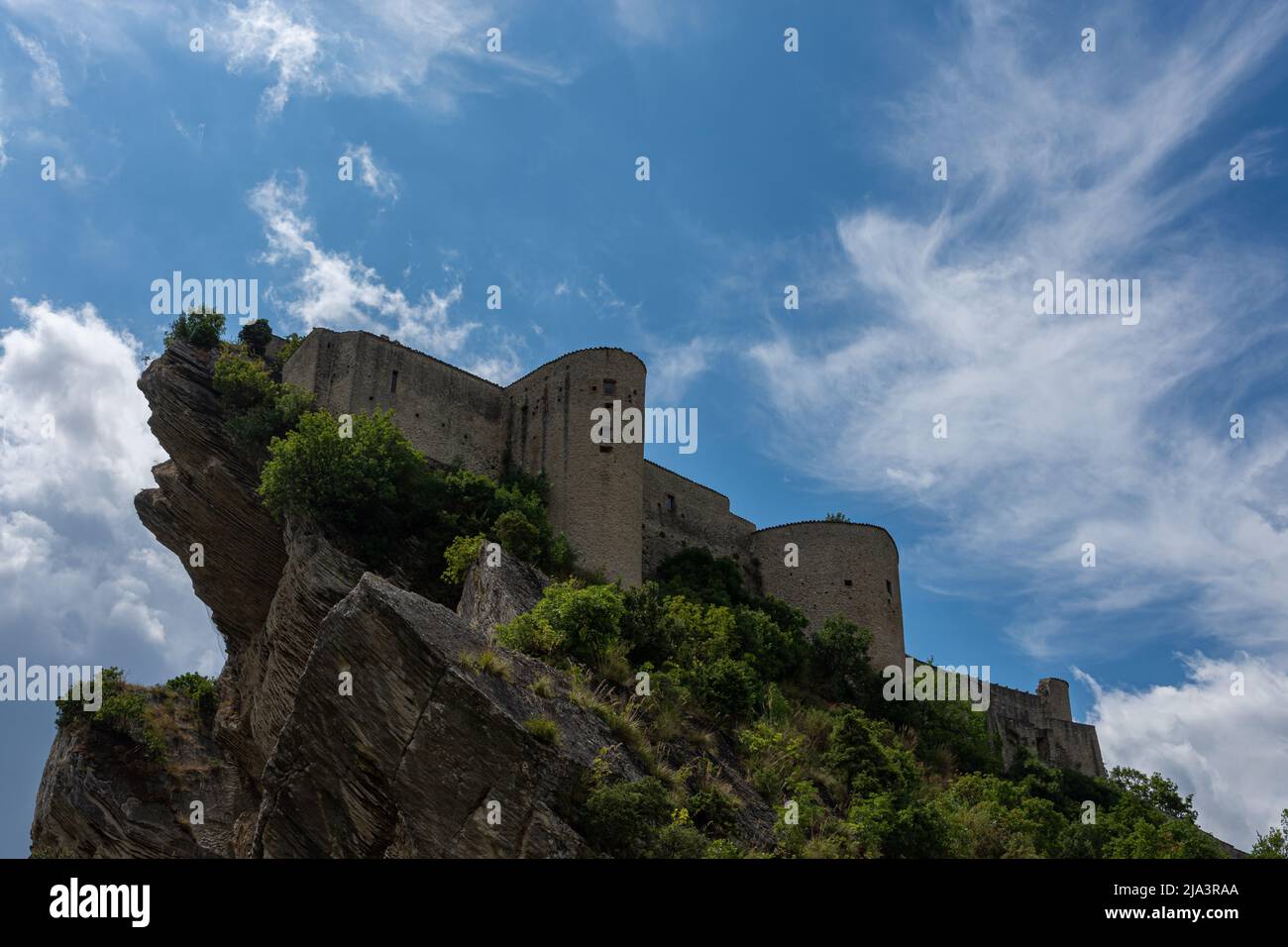 Roccascalegna, Chieti, Abruzzo, the medieval castle Stock Photo - Alamy