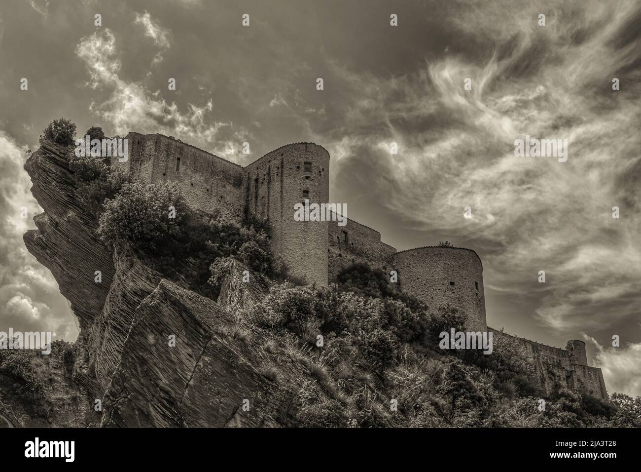 Roccascalegna, Chieti, Abruzzo, the medieval castle Stock Photo - Alamy