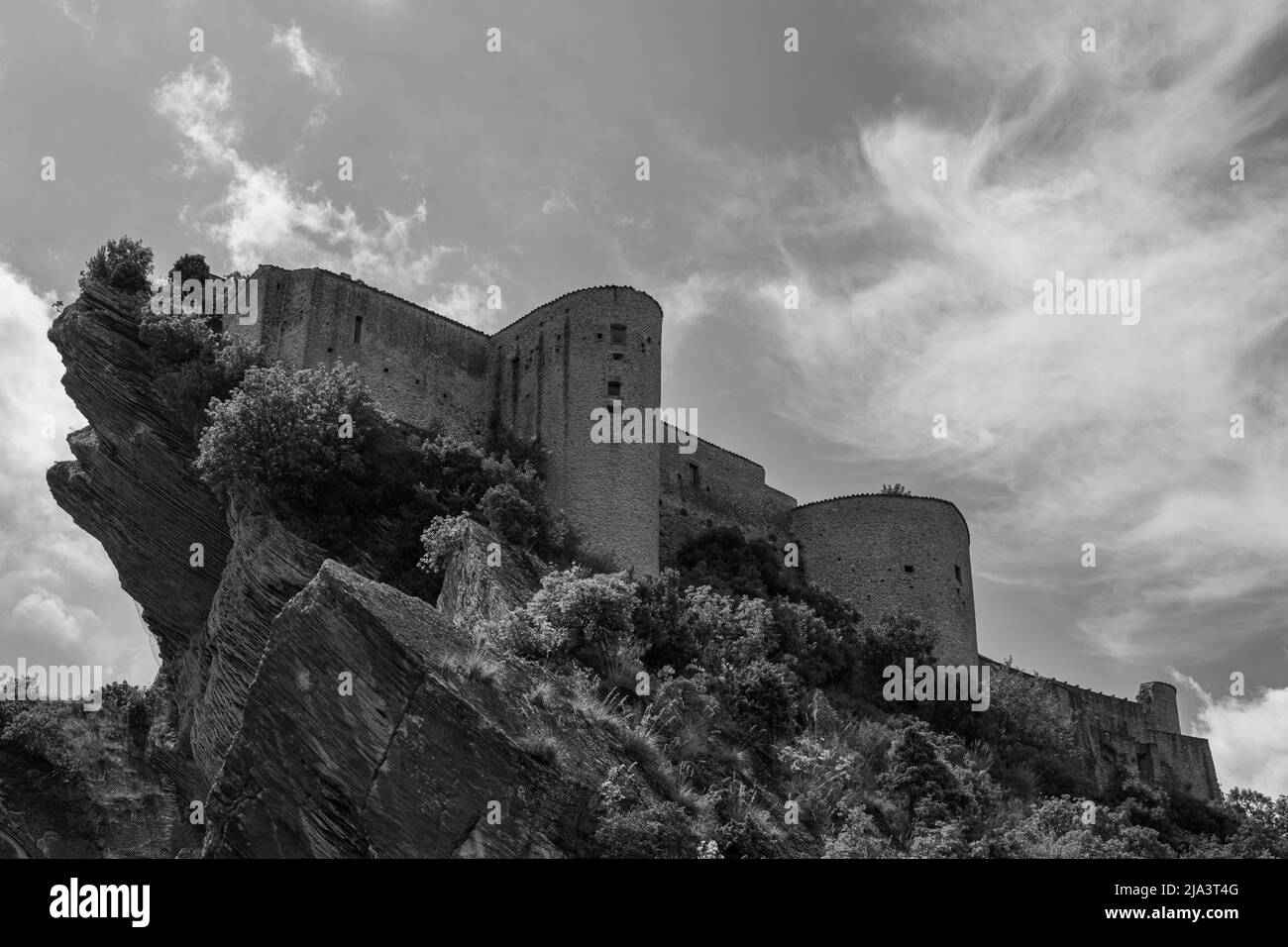 Roccascalegna, Chieti, Abruzzo, the medieval castle Stock Photo - Alamy