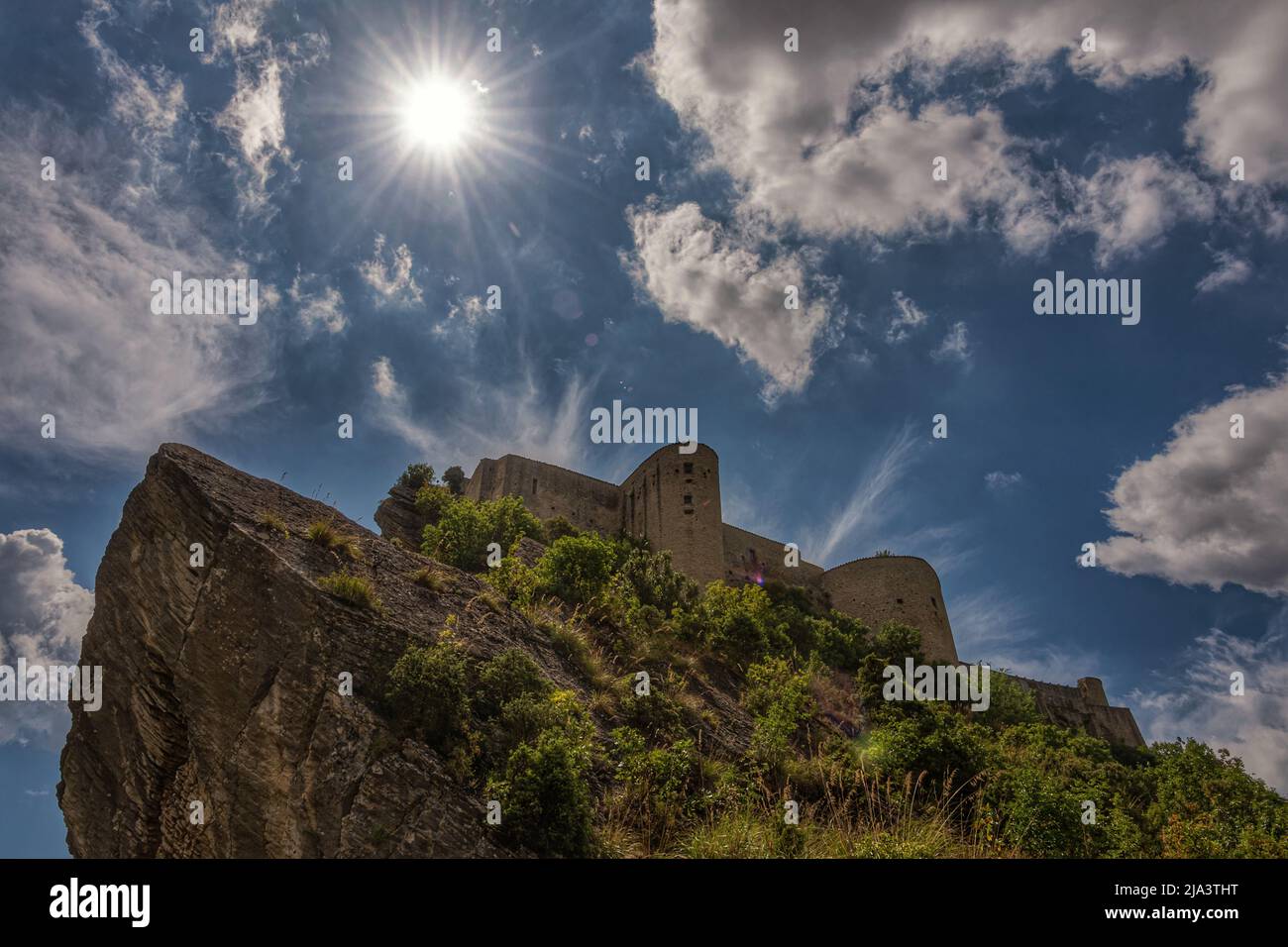 Roccascalegna, Chieti, Abruzzo, the medieval castle Stock Photo - Alamy