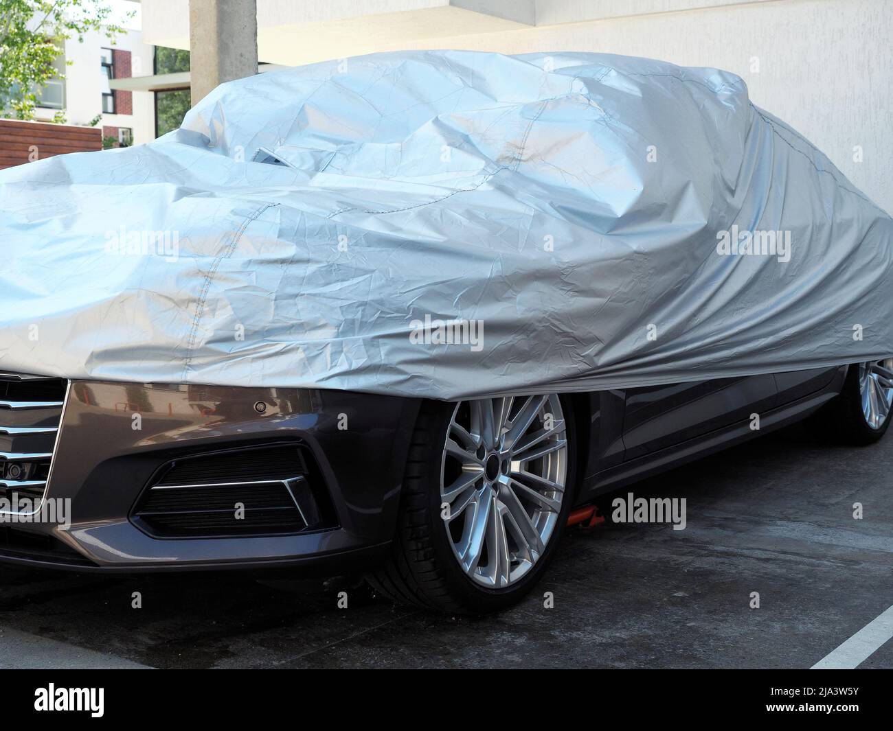 Tarp covered car in hi-res stock photography and images - Alamy
