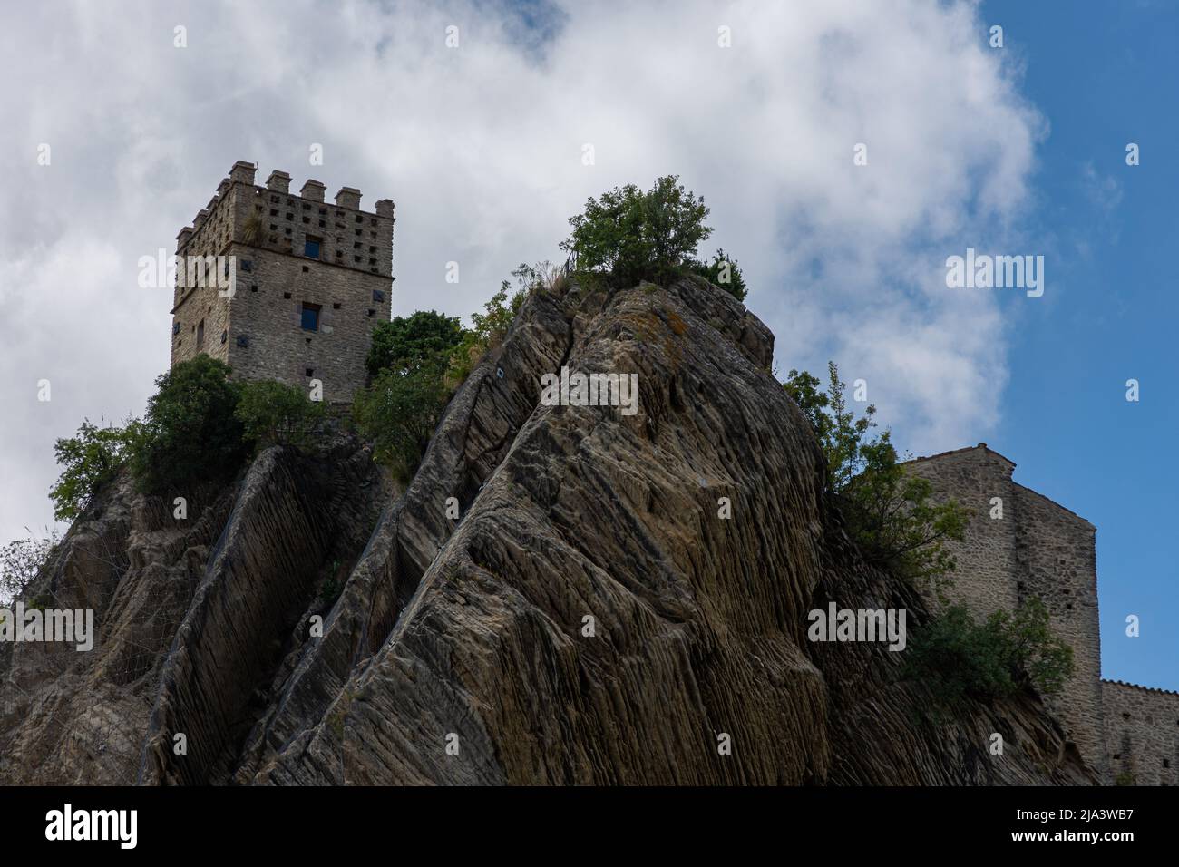 Roccascalegna, Chieti, Abruzzo, the medieval castle Stock Photo - Alamy