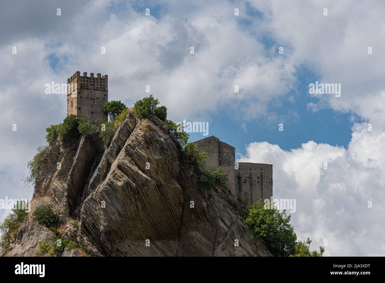 Roccascalegna, Chieti, Abruzzo, the medieval castle Stock Photo - Alamy