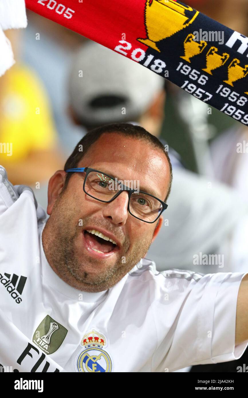 Real madrid crowd banner hi-res stock photography and images - Alamy