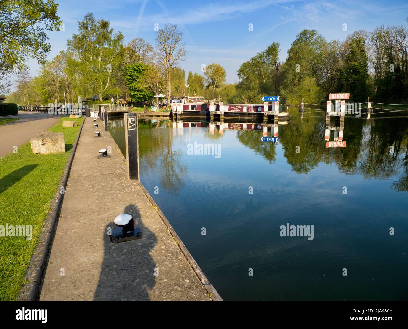 Anchor lock hi-res stock photography and images - Alamy