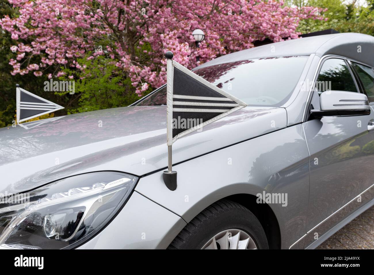 Funeral vehicle hi-res stock photography and images - Alamy