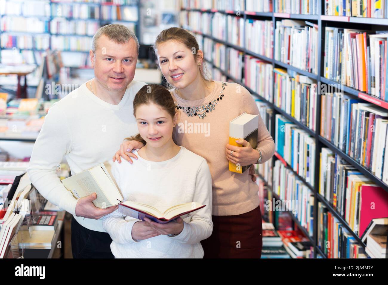 Father daughter in read hi-res stock photography and images - Alamy