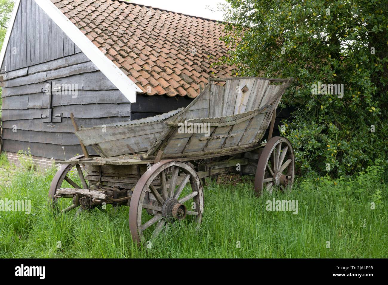 A wooden wagon hi-res stock photography and images - Alamy