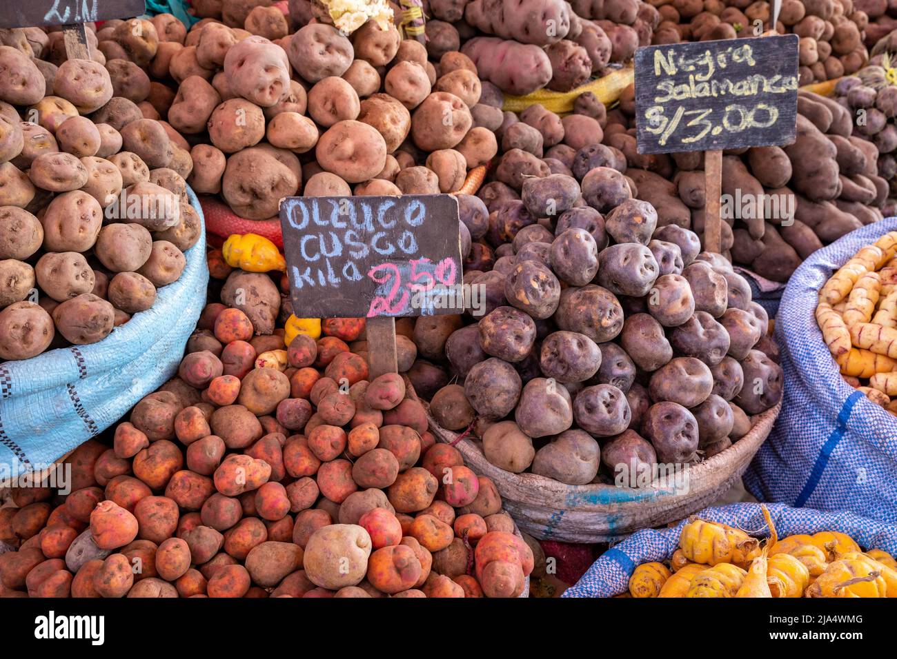 Potato market peru hi-res stock photography and images - Alamy
