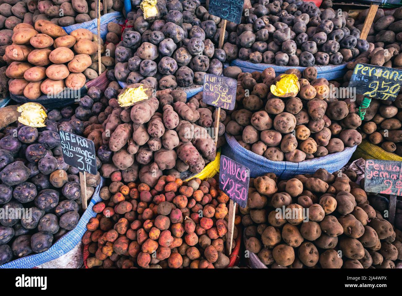 Potato market peru hi-res stock photography and images - Alamy