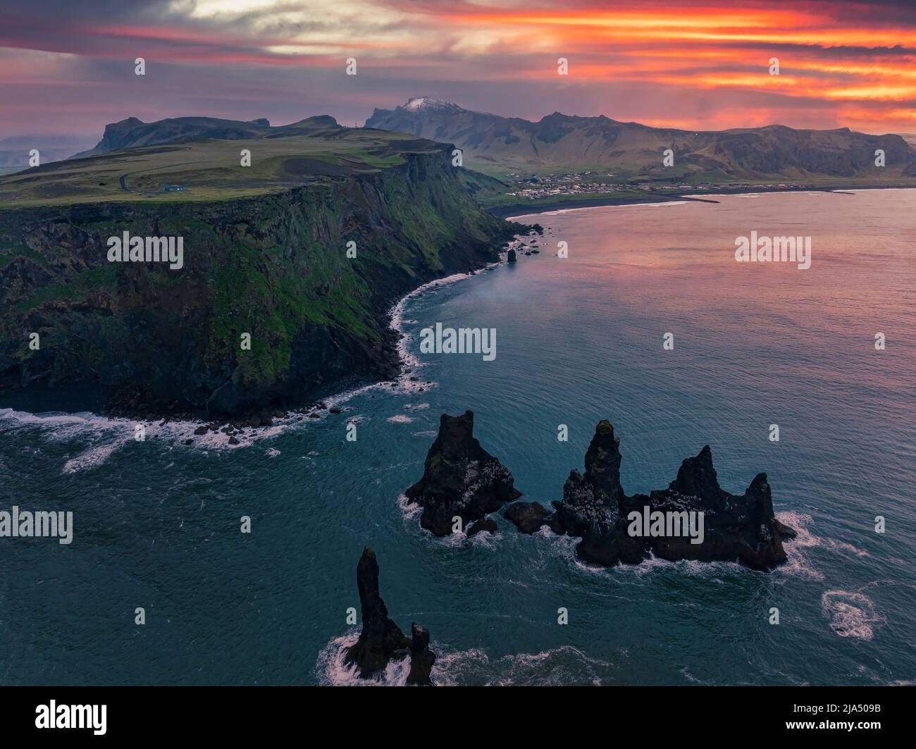 Iceland black sand beach with huge waves at Reynisfjara Vik Stock Photo ...