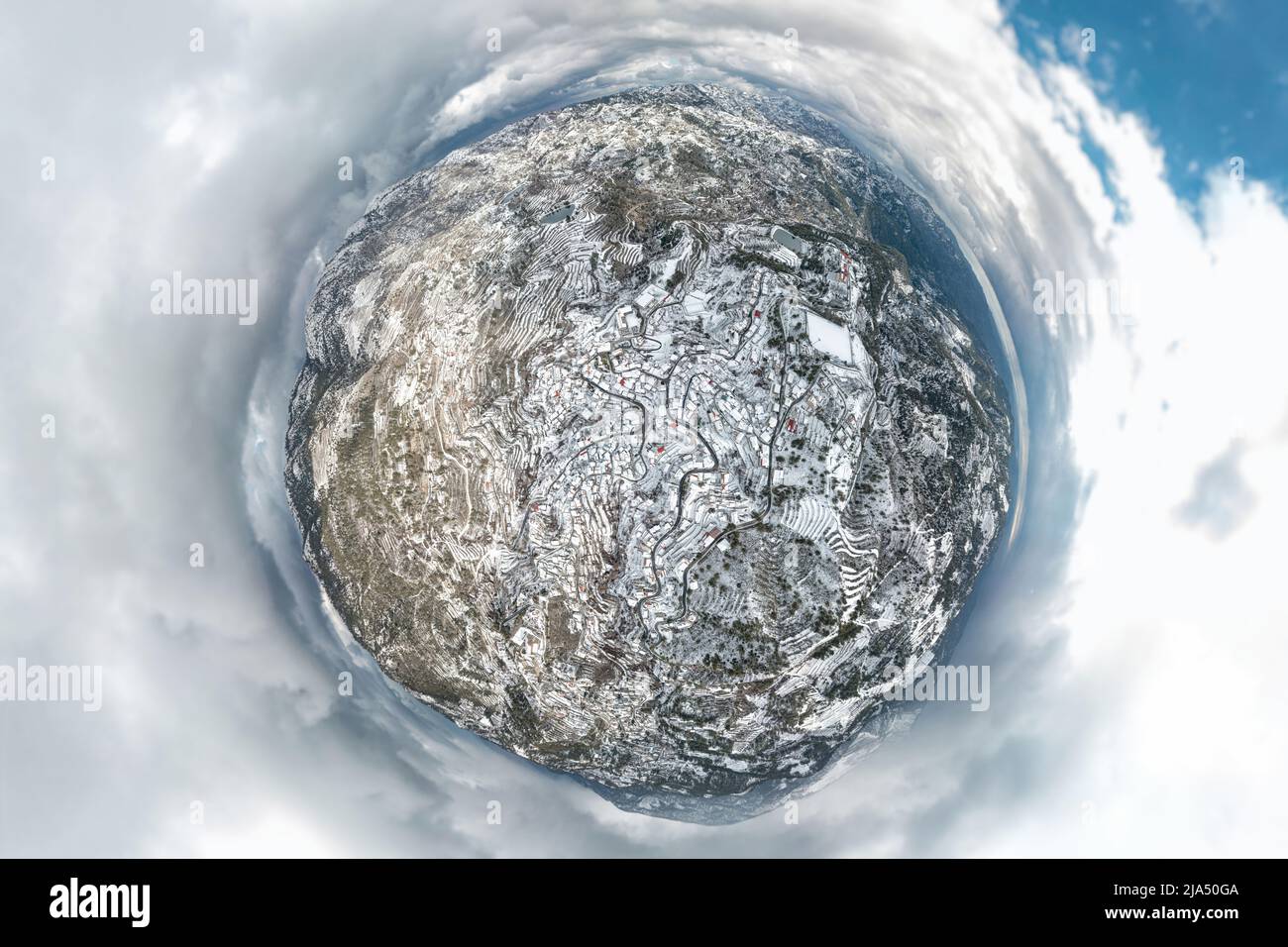 Spherical panorama 360 mountain hi-res stock photography and images - Alamy