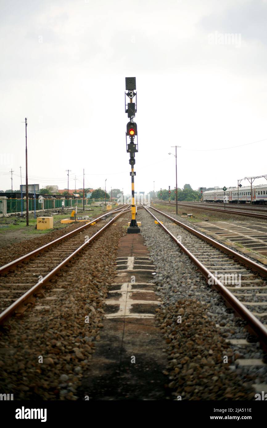 Railway traffic light hi-res stock photography and images - Alamy