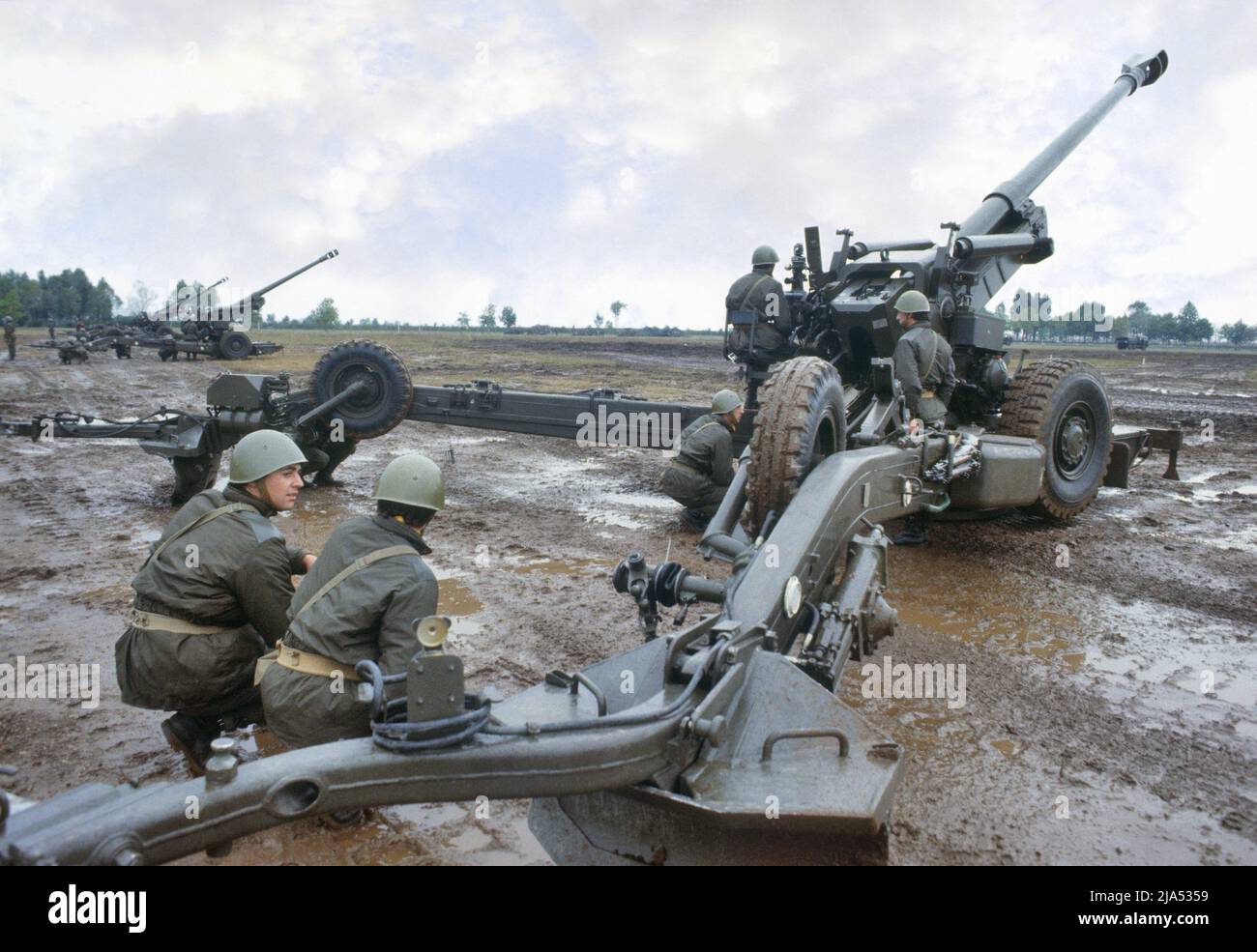 Fh 70 howitzer hi-res stock photography and images - Alamy