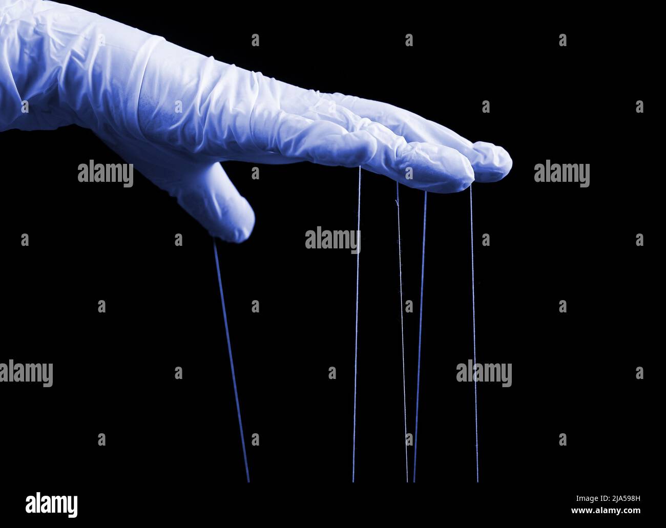 String theory hi-res stock photography and images - Alamy