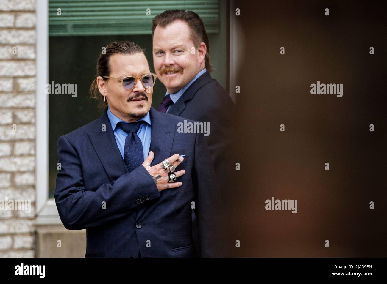 Fairfax, Virginia, USA. 27th May 2022. U.S. actor Johnny Depp thanks ...