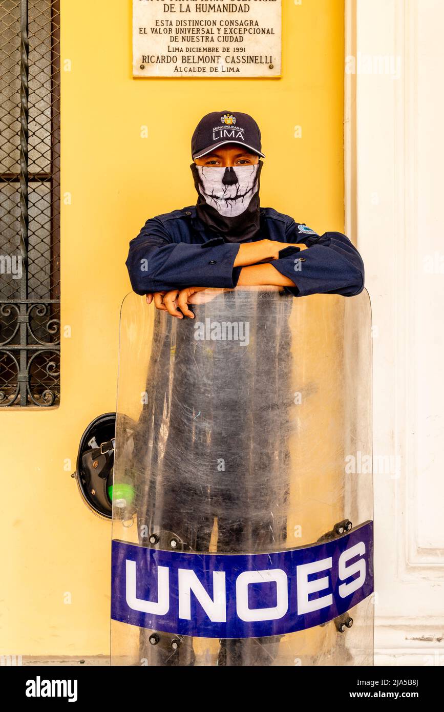 A Peruvian ‘Riot’ Police Officer, Plaza De Armas, Lima, Peru Stock ...