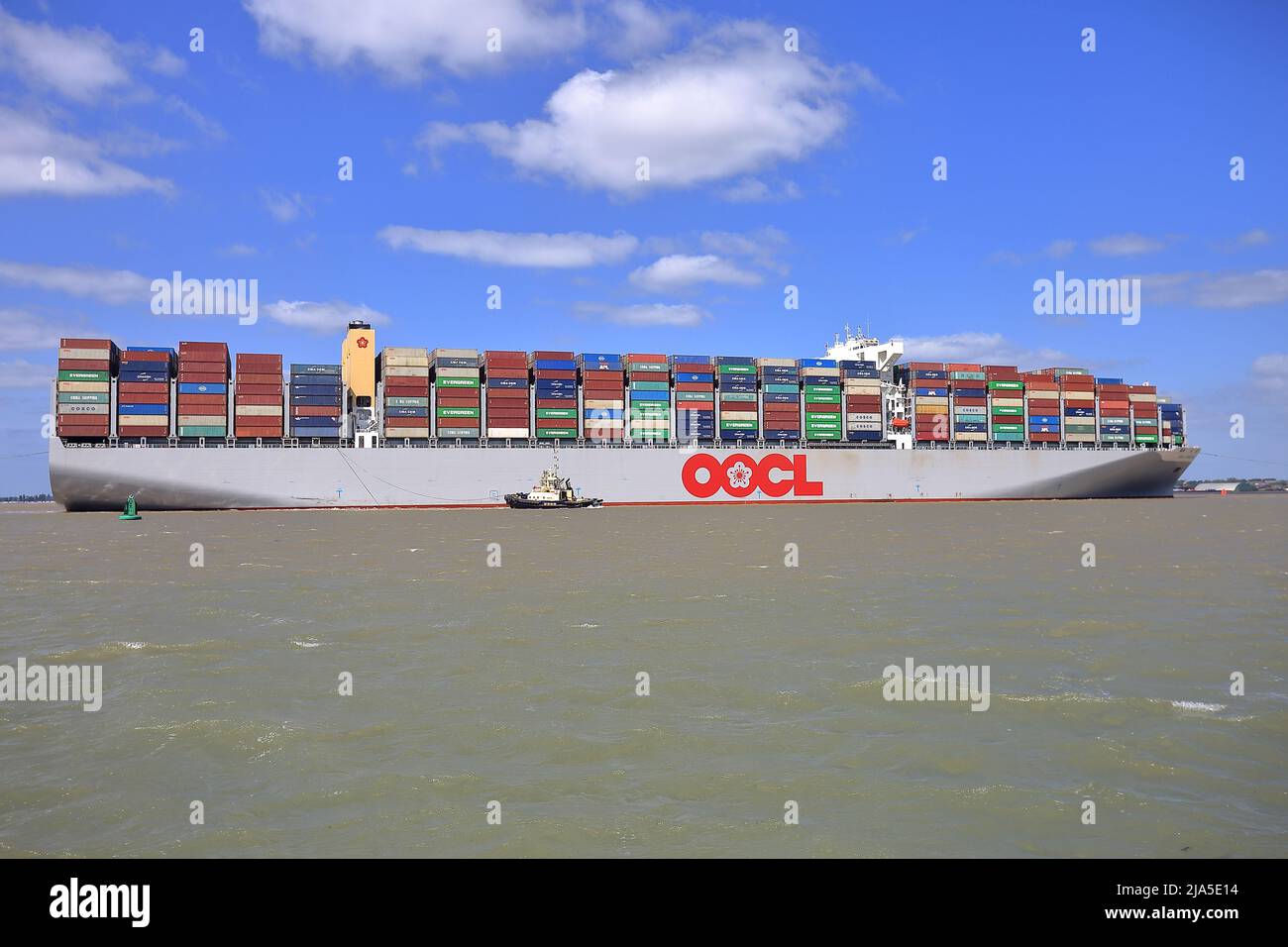 Oocl felixstowe port hi-res stock photography and images - Alamy