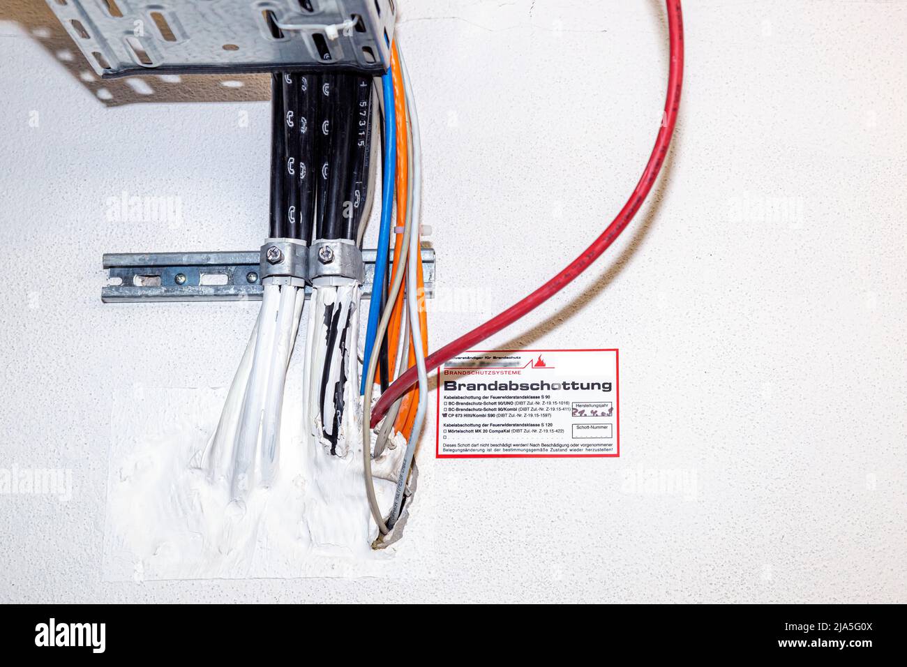 Fire barrier wall hi-res stock photography and images - Alamy