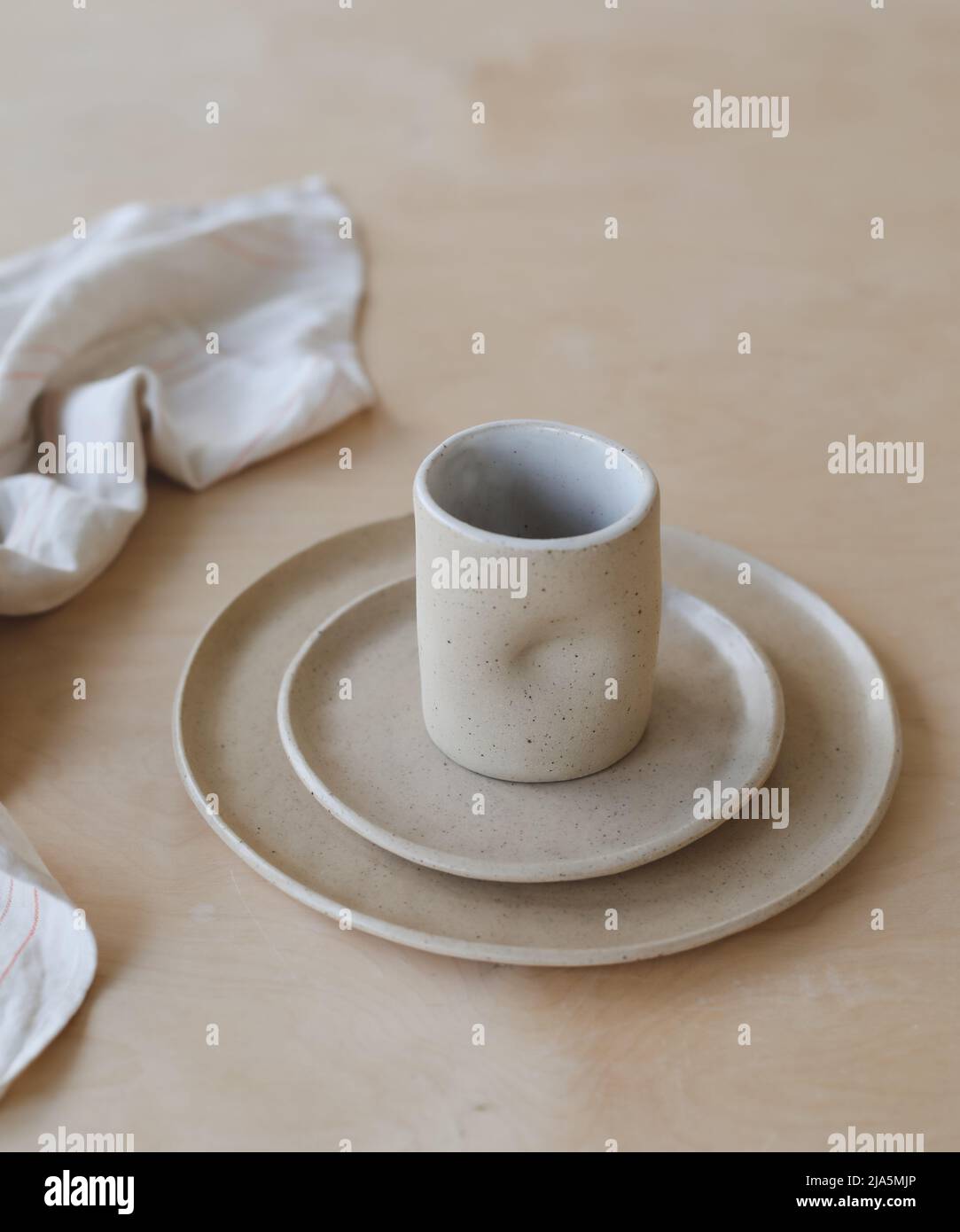 Kitchen table surface kitchenware hi-res stock photography and images ...