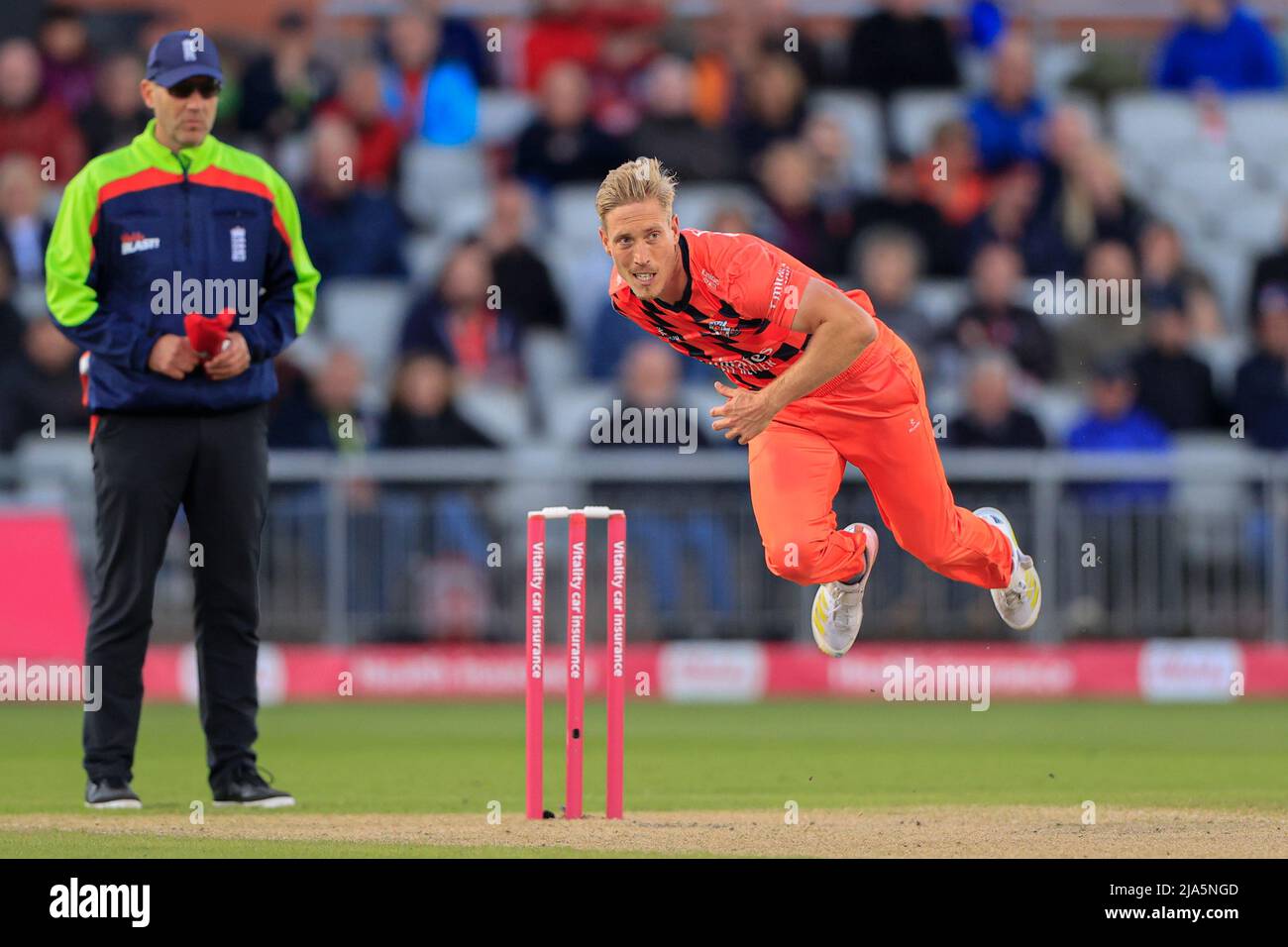 Luke Wood bowling for Lancashire Lightning Stock Photo - Alamy