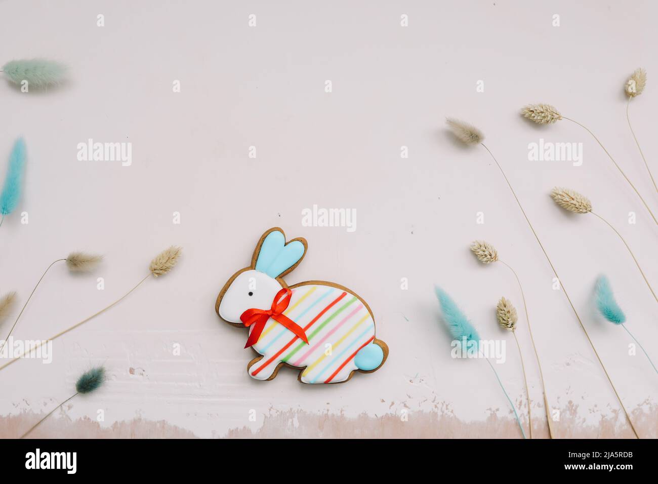 Gingerbread man and rabbit hi-res stock photography and images - Alamy