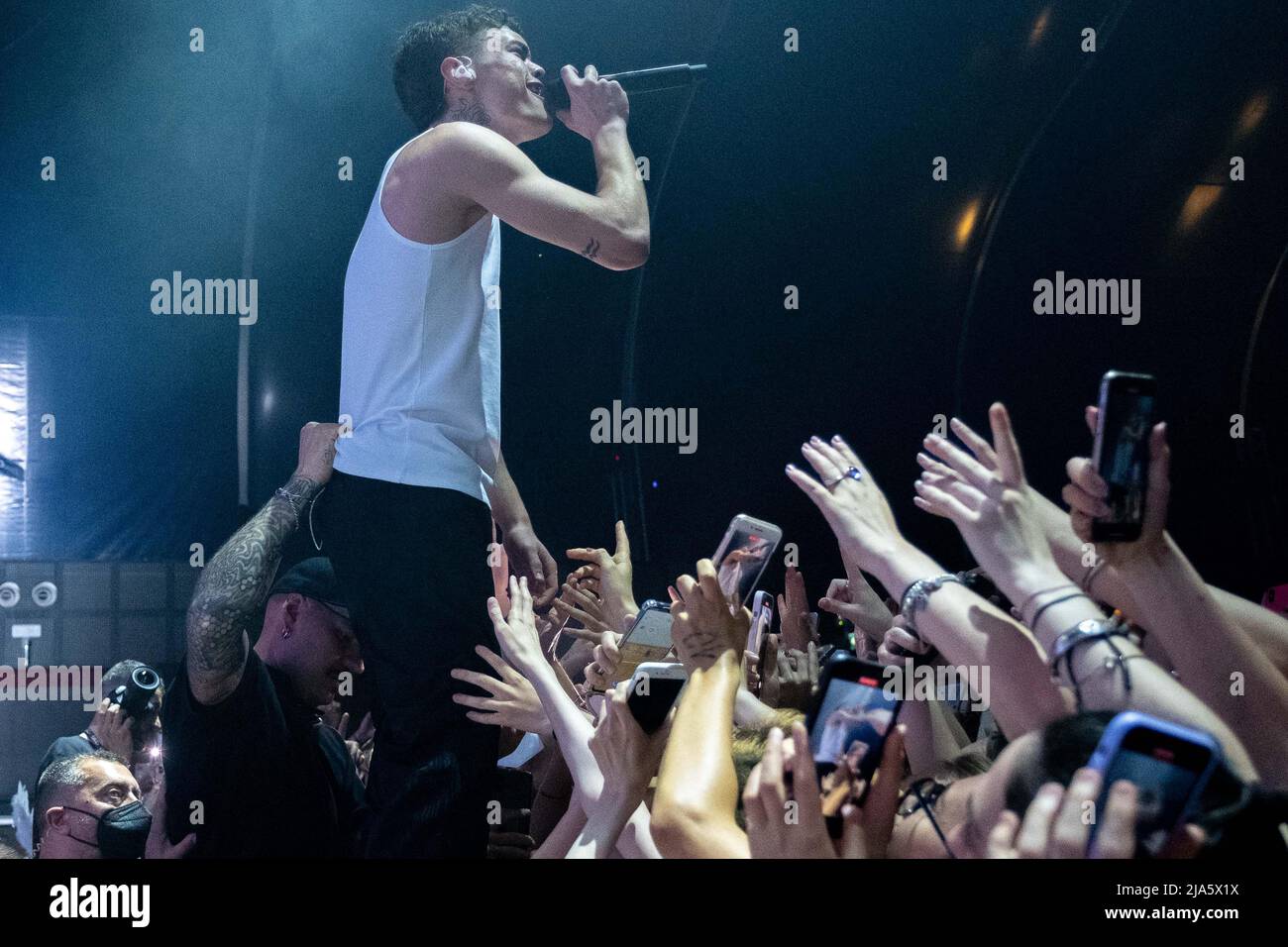 Rap blanco hi-res stock photography and images - Alamy