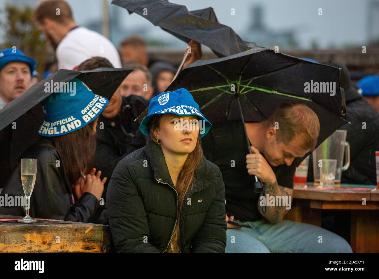 Skylight rooftop bar hi-res stock photography and images - Alamy