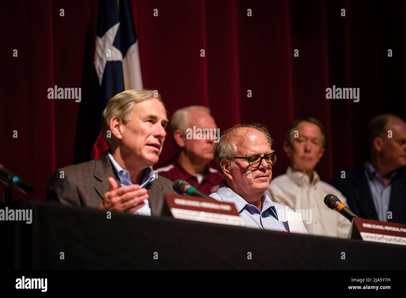 Teachers leading school children hi-res stock photography and images ...