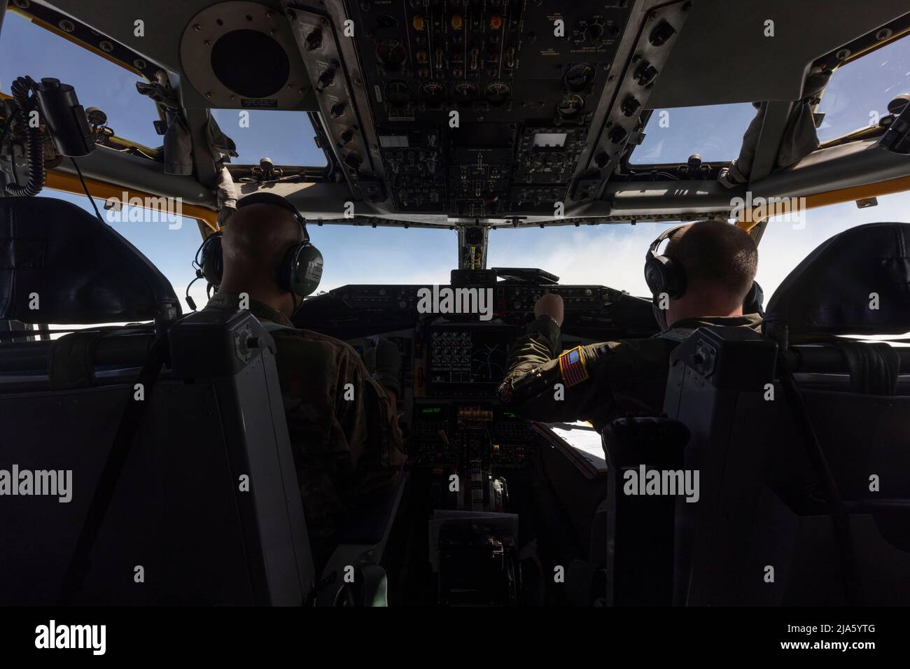 141st air refueling hi-res stock photography and images - Alamy