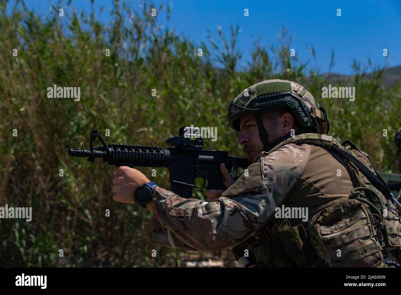 A Hellenic Special Forces member assigned to the Z Amphibious Raiding ...