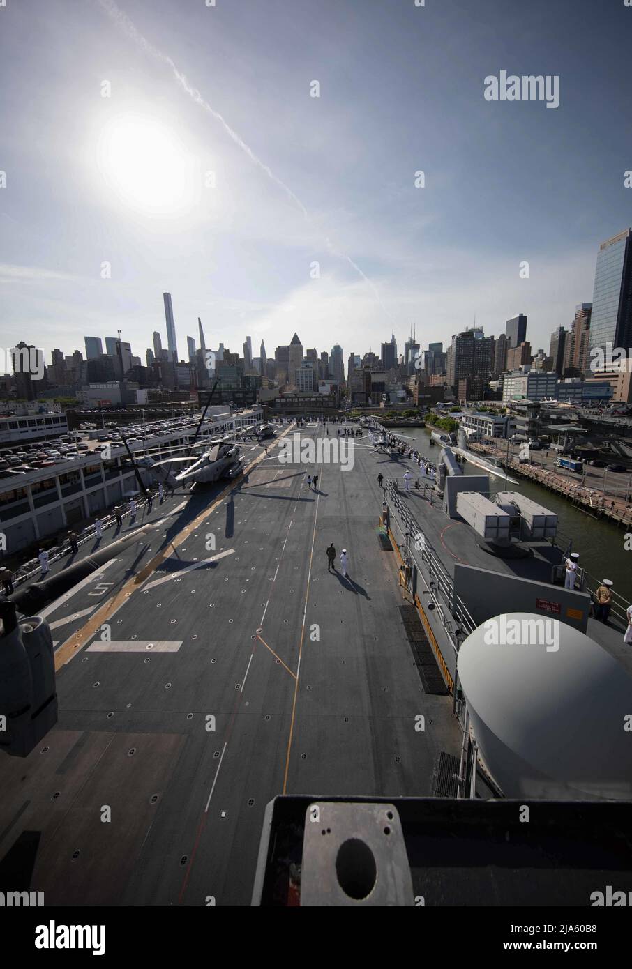 220525-N-OG067-1013 NEW YORK (May 25, 2022) - Marines assigned to ...