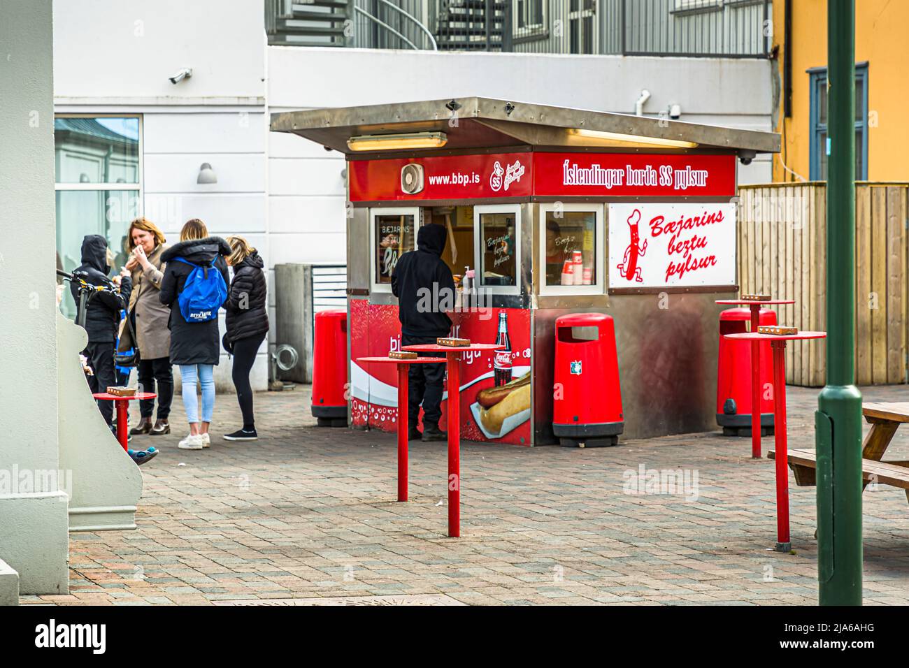 Hot dog at the Pylsur stall in Reykjavik, Iceland Stock Photo - Alamy