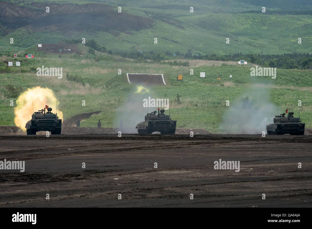 Type 10 tank japan hi-res stock photography and images - Alamy