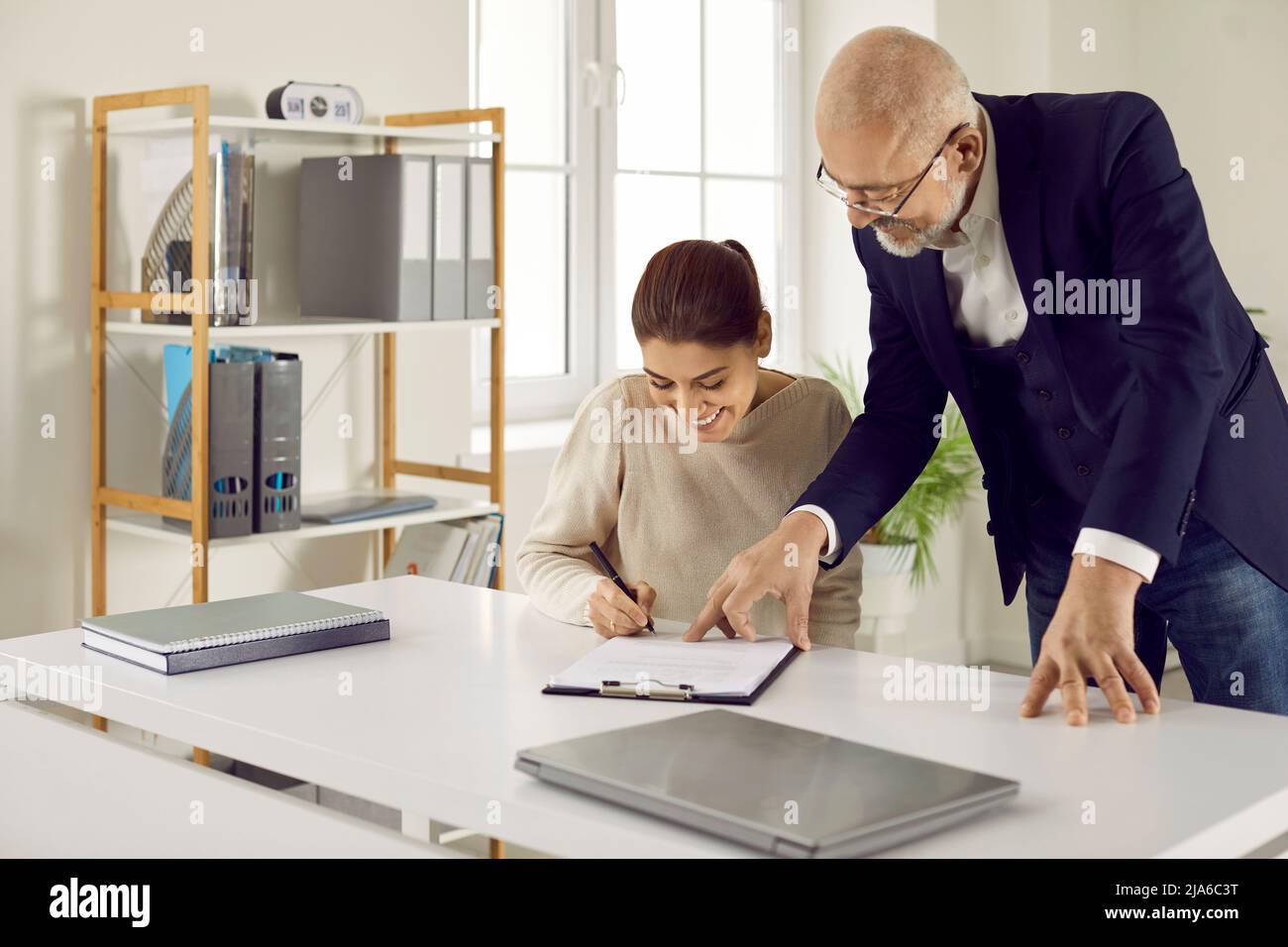 Happy client hi-res stock photography and images - Alamy