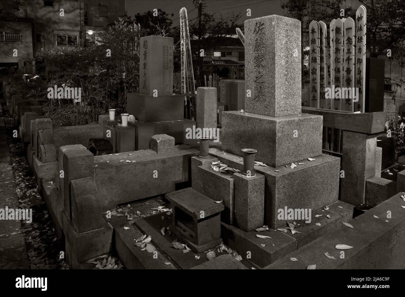 Cemetery Lynshoji Temple night Naka Ikegami Tokyo Japan Stock Photo - Alamy