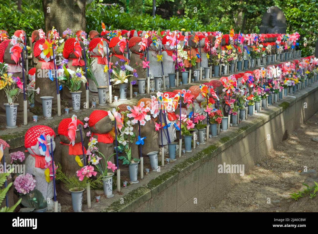 Buddhism memorials hi-res stock photography and images - Alamy