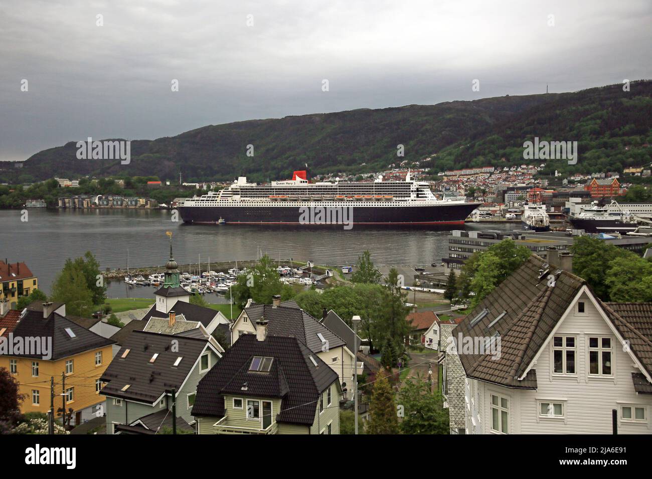 "Queen Mary 2", in dock, Bergen, Norway, May, 17th 2022 Stock Photo - Alamy