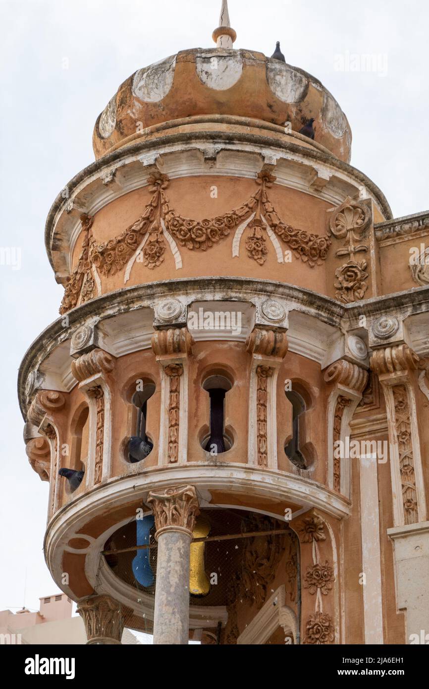 Typical architecture of Algarve rustic buildings with intricate designs ...