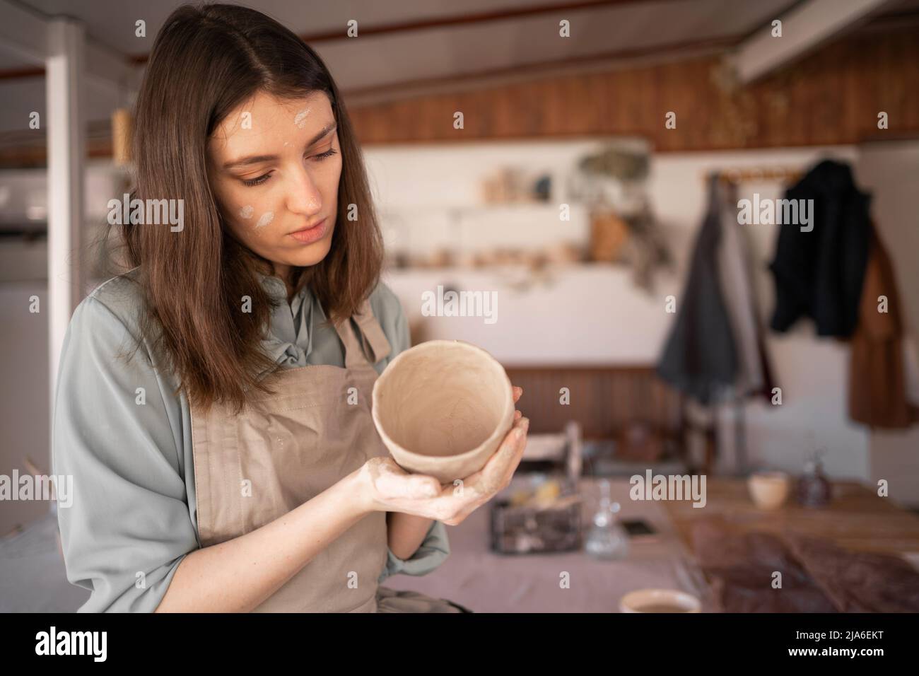 Hand modelling pottery hi-res stock photography and images - Alamy