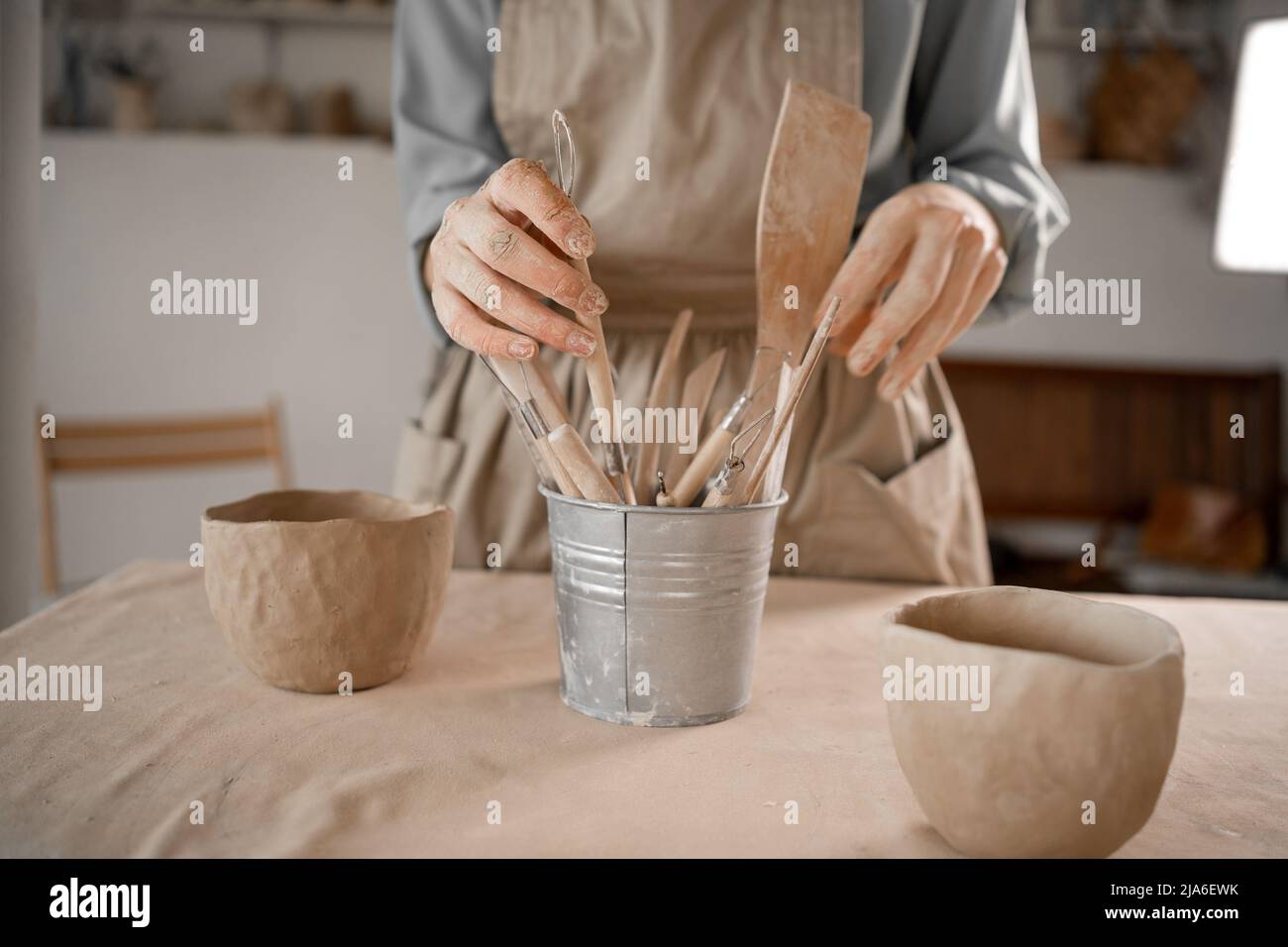 Pottery workshop background hi-res stock photography and images - Alamy