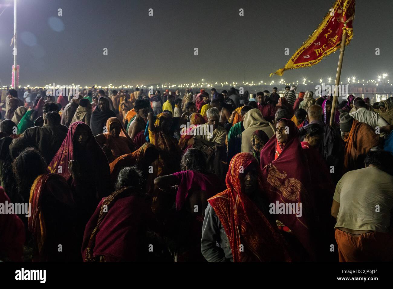Prayagraj, Uttar Pradesh, India. 1st Feb, 2019. A crowd of pilgrims ...