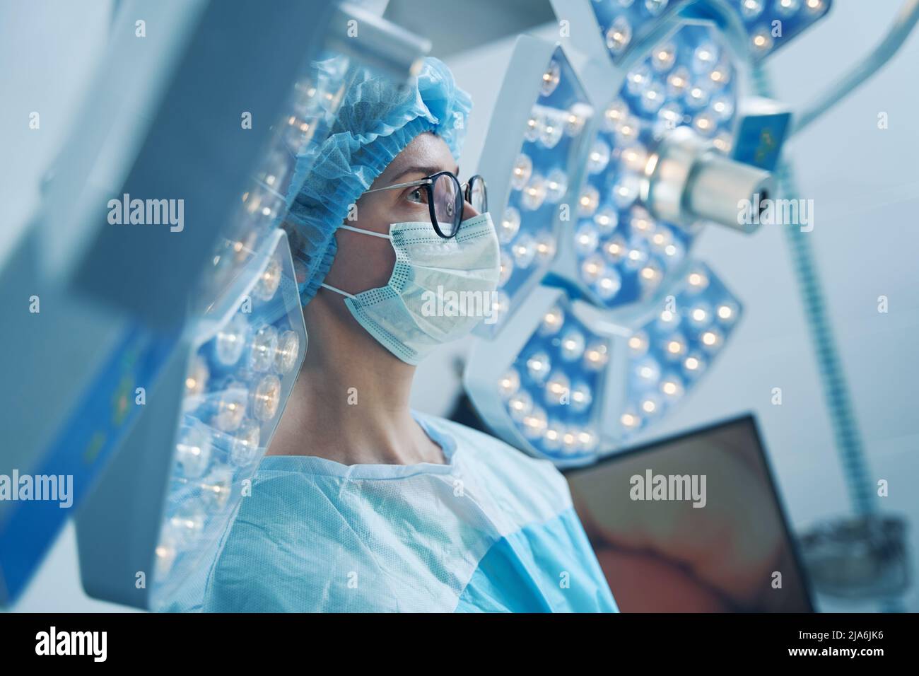 Circulating nurse hi-res stock photography and images - Alamy