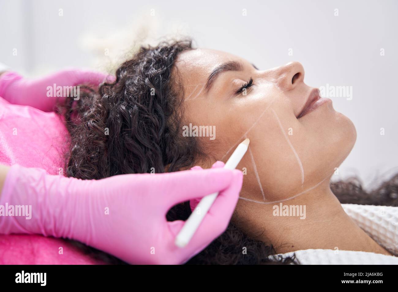 Cheek markings hi-res stock photography and images - Alamy