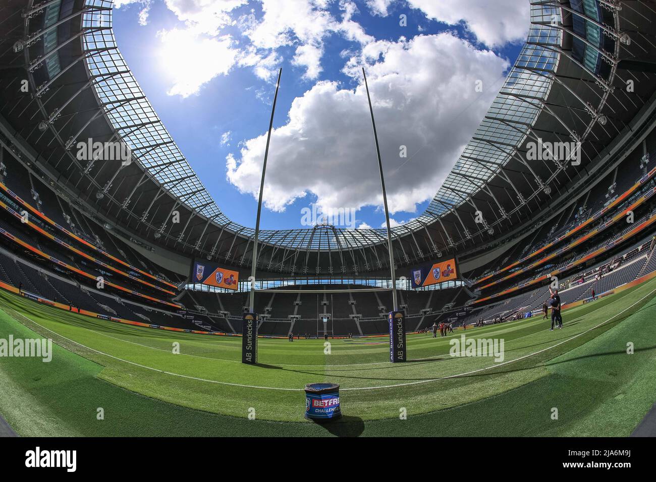 Tottenham hotspur stadium general rugby hi-res stock photography and ...
