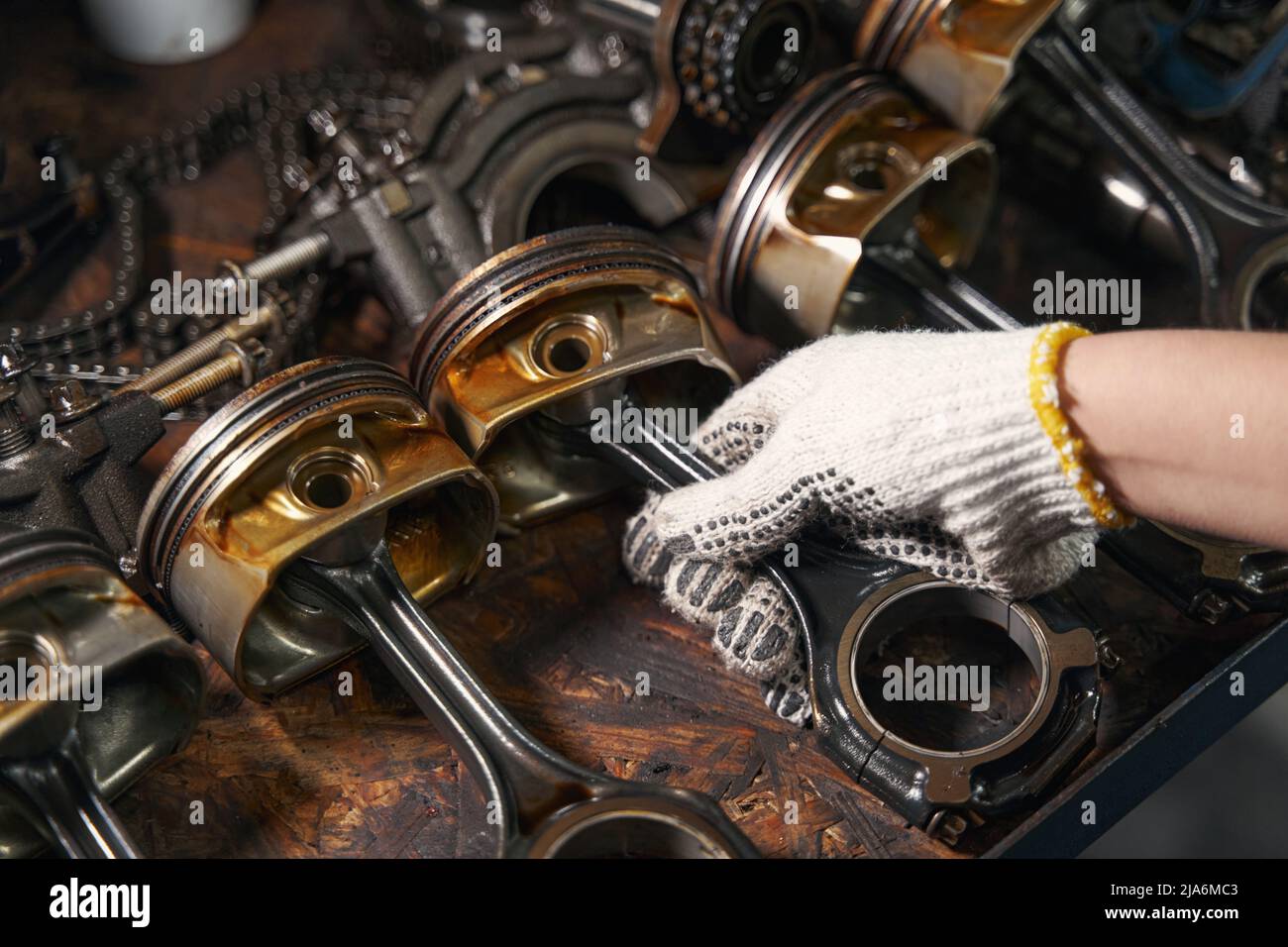 Repairing car parts hi-res stock photography and images - Alamy