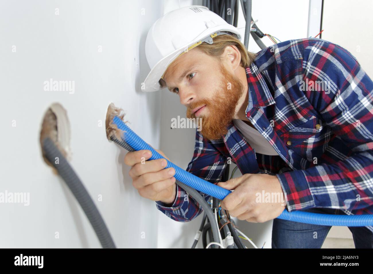 Pipe mounting hi-res stock photography and images - Alamy