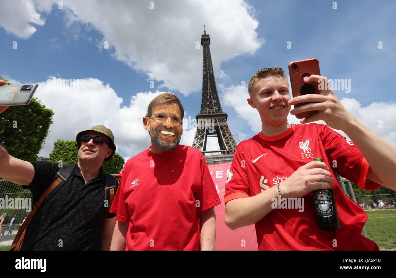 Liverpool fans take hi-res stock photography and images - Alamy