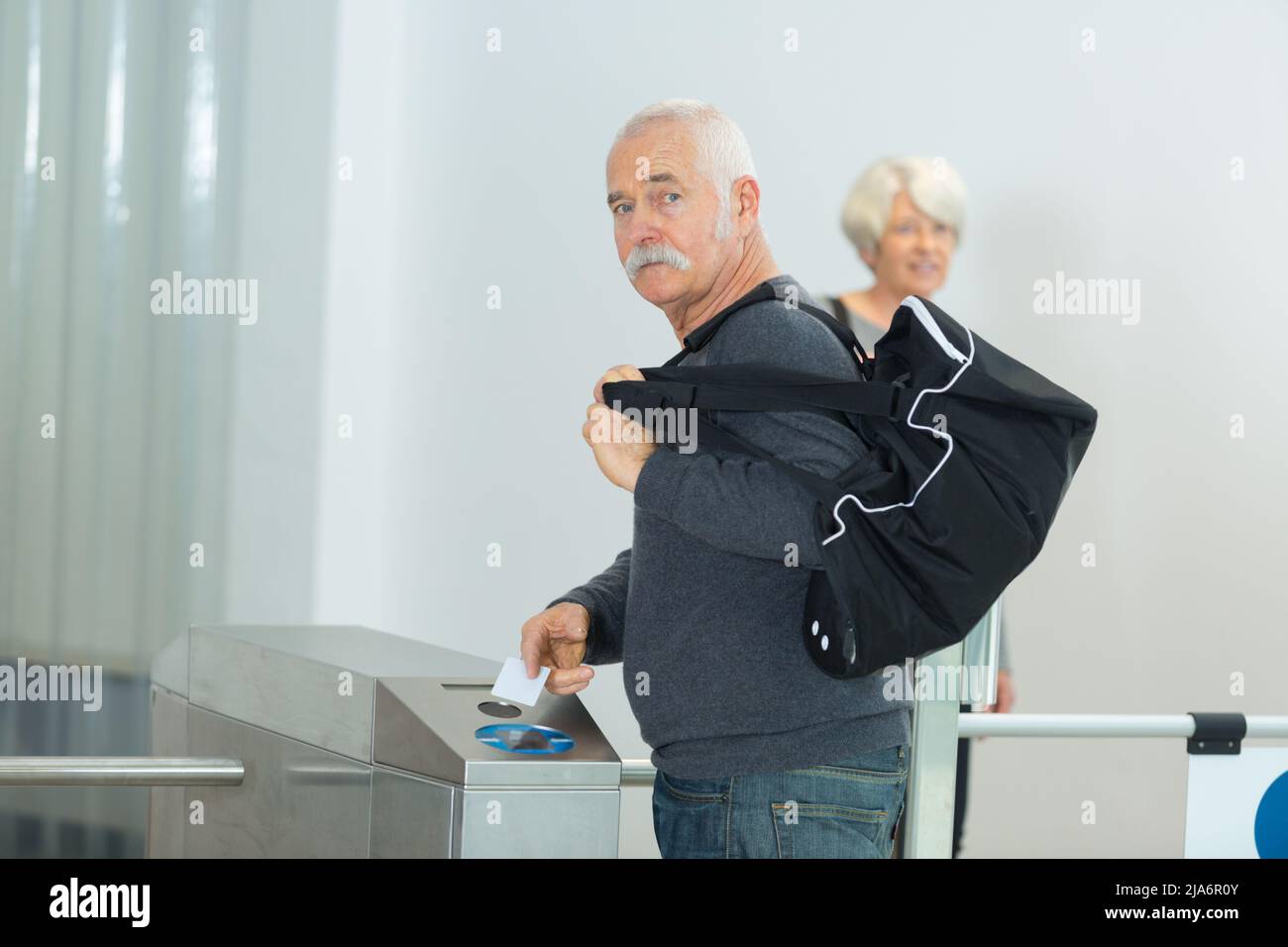 Entering gym hi-res stock photography and images - Alamy